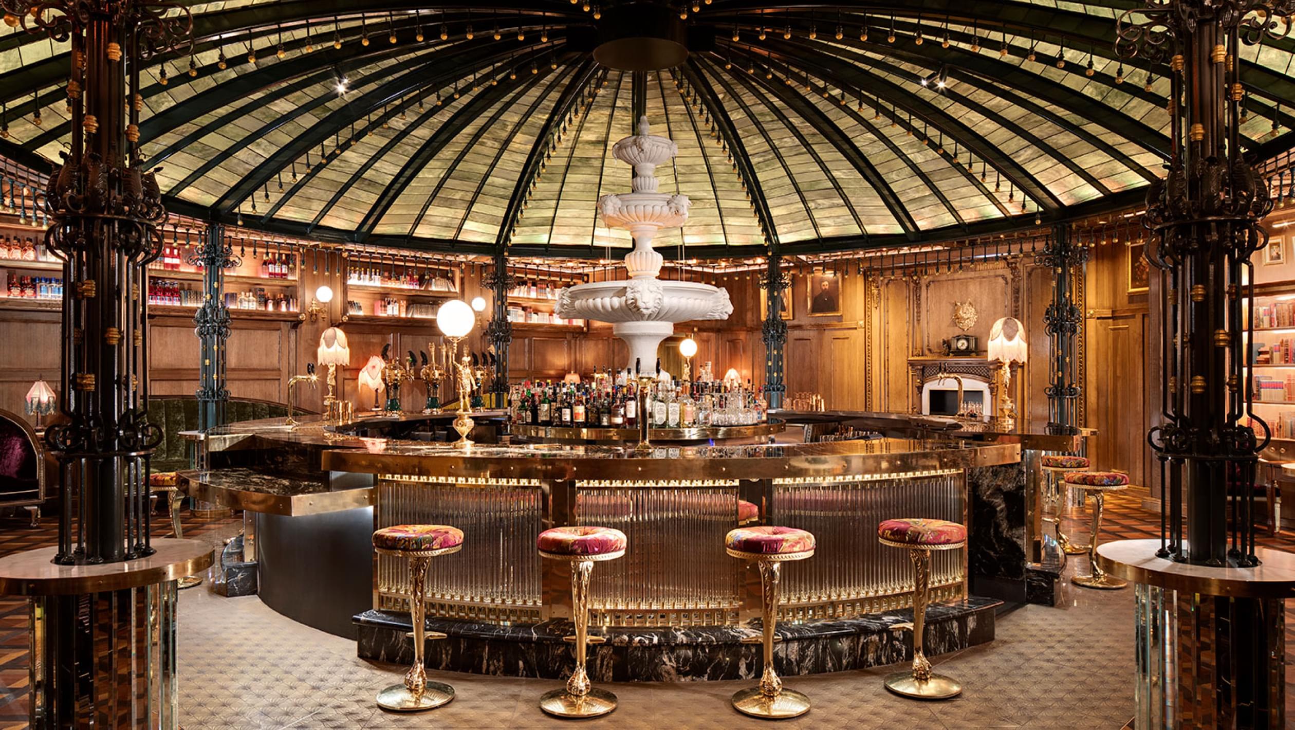 A New Retail-Bar Concept Transforms the Mall Drinking Experience ...